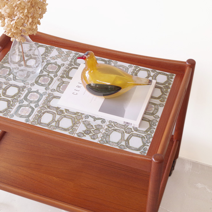 Hans J.Wegner / Tile-top Trolley TENERA in teak をアップしました｜news｜こまものと北欧家具 ...